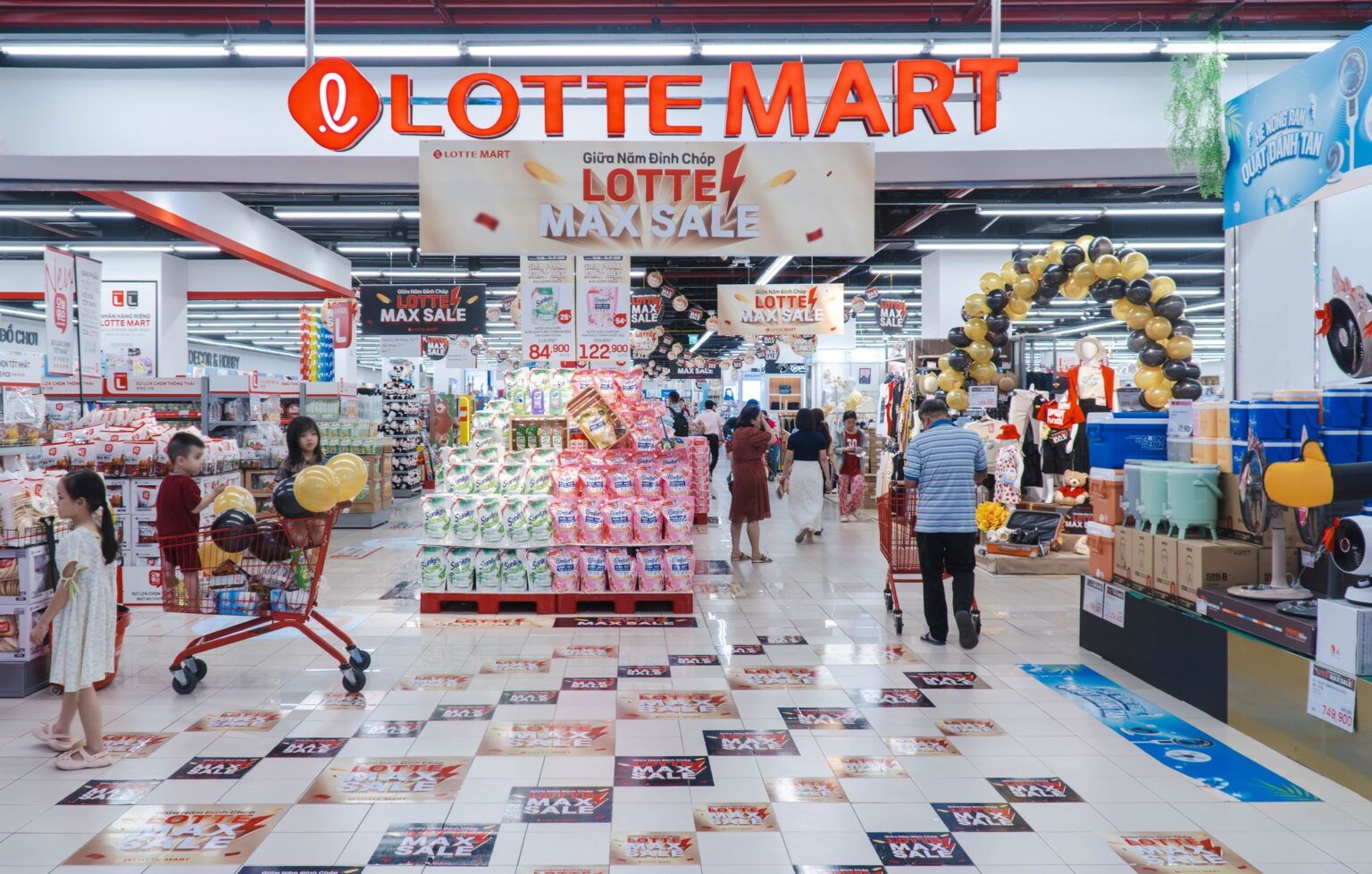 Lotte Mart Named Top 10 Brand in Vietnam for 7th Year
